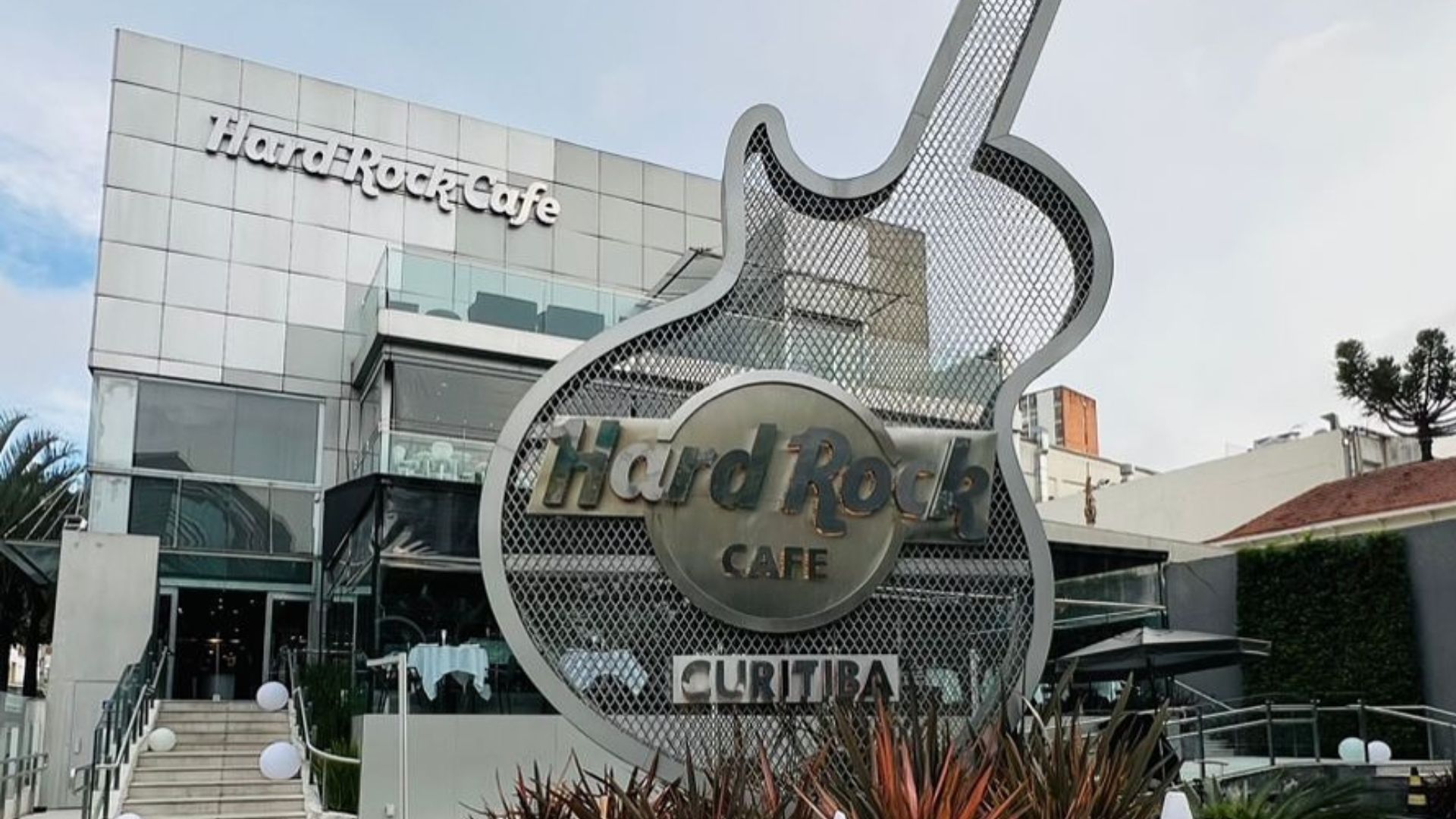 Hard Rock Cafe Curitiba promove Carnaval com shows gratuitos na rua ...