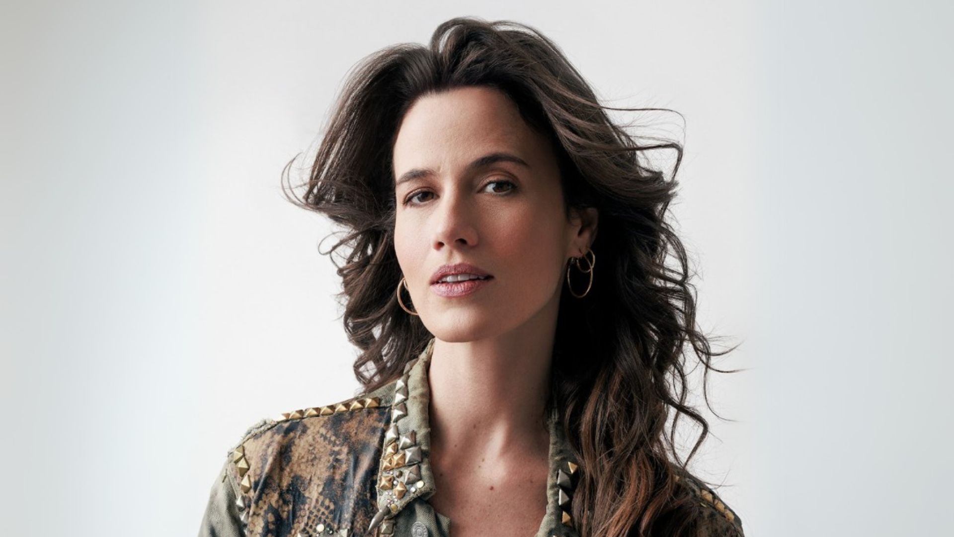 Ana Cañas será ato de abertura do show de Alanis Morissette em Curitiba ...
